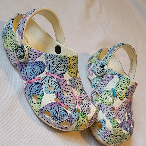 CROCS | Shoes | Crocs Butterfly Print Perforated Slingback Clogs | Poshmark